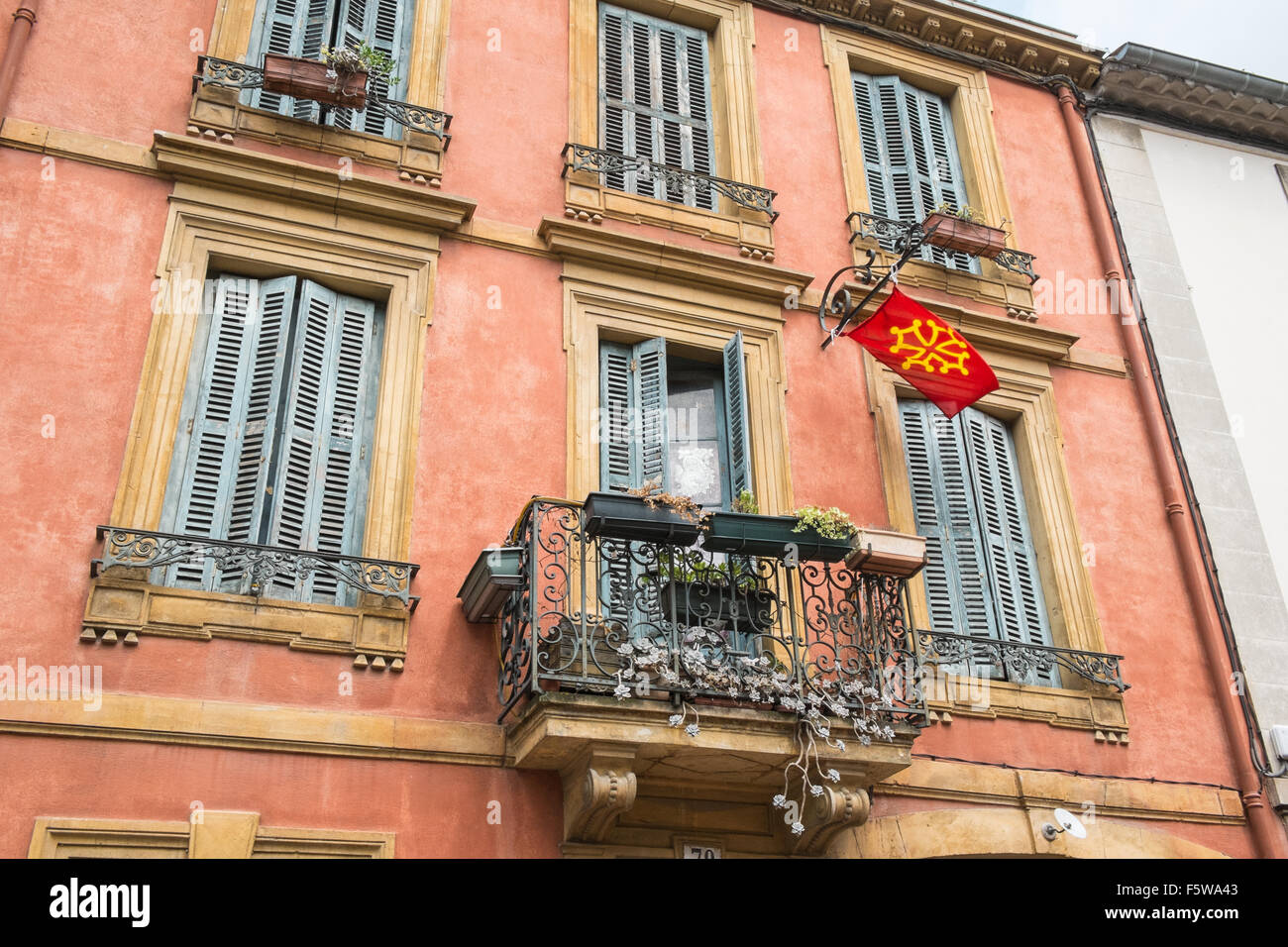 Drapeau cathare Banque de photographies et d’images à haute résolution ...