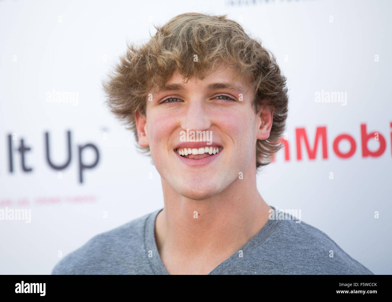 Entertainment Industry Foundation's 'pense qu'il Up' diffusé au Barker ...