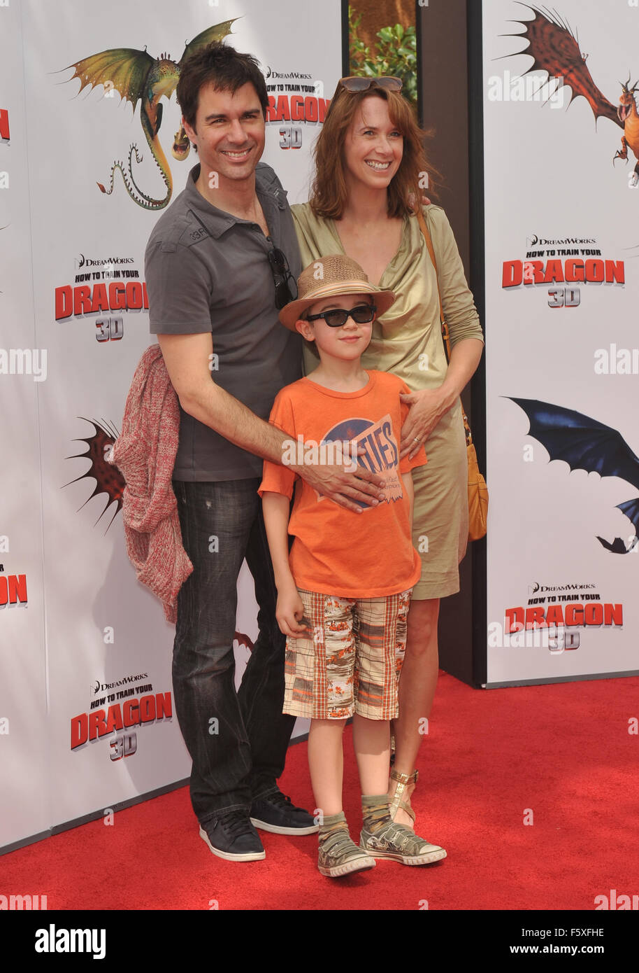 LOS ANGELES, CA - le 21 mars 2010 : Eric McCormack & family au Los ...