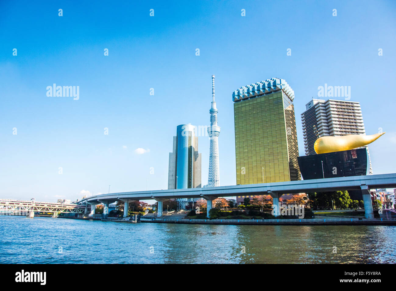 Tokyo skytree and asahi beer building Banque de photographies et d ...