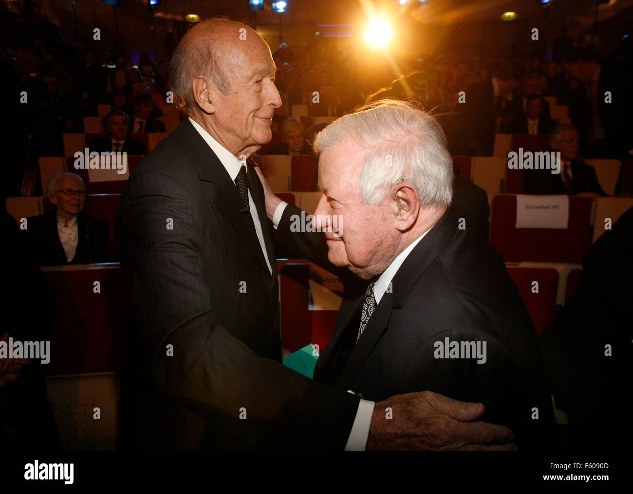 Helmut schmidt giscard d'estaing Banque de photographies et d’images à ...