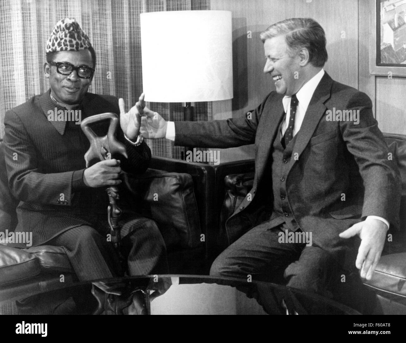 Président du Zaïre, Mobutu Sese Seko (L) a rencontré le chancelier ...