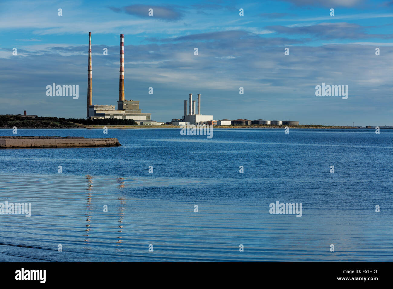 Poolbeg cheminées du domaine de Ringsend Dublin, Irlande Vue de la ...