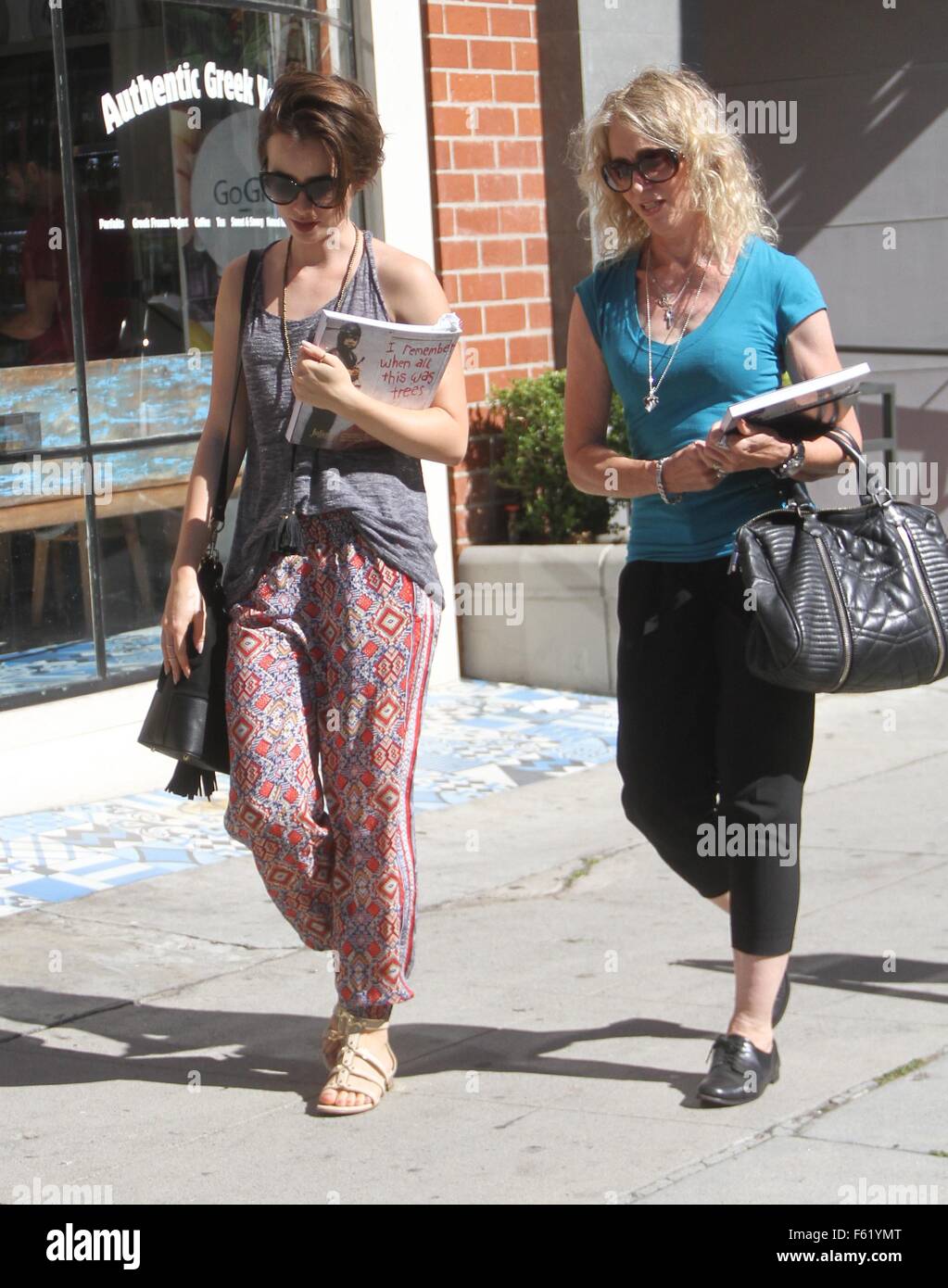 Lily collins and jill tavelman Banque de photographies et d’images à ...