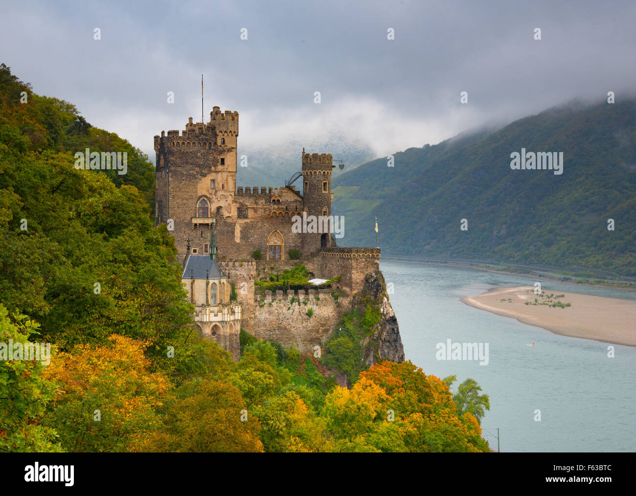 Burg rheinstein castle Banque de photographies et d’images à haute ...