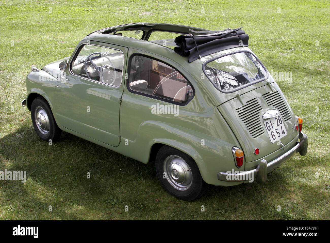 Seat 600, fabriqué en Espagne sous licence Fiat. Cabriolet décapotable ...