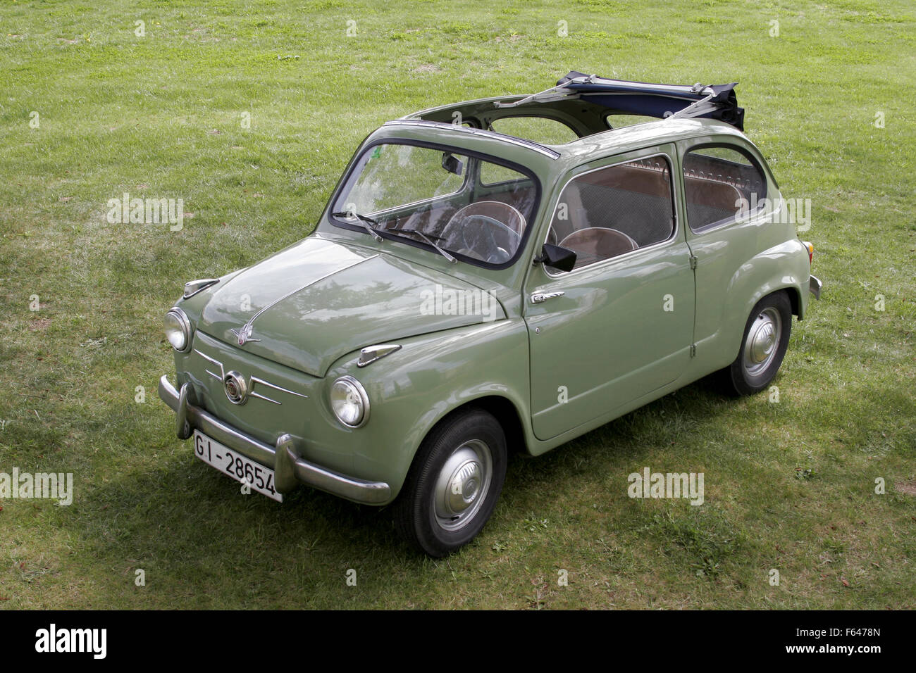 Fiat cabriolet vintage car Banque de photographies et d’images à haute ...