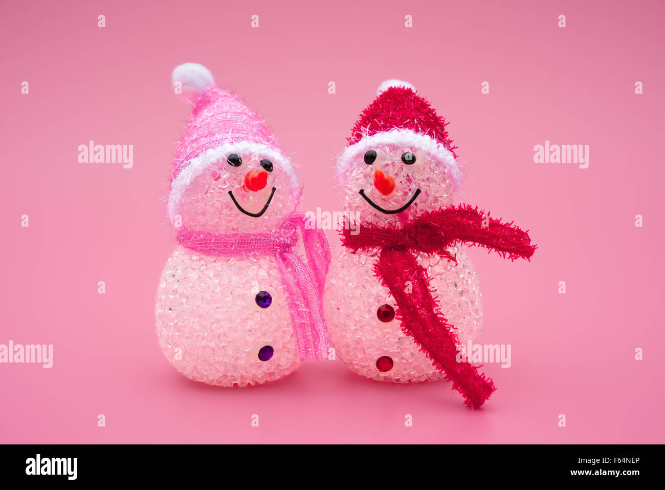Bonhomme de neige avec un chapeau rose Banque de photographies et d ...