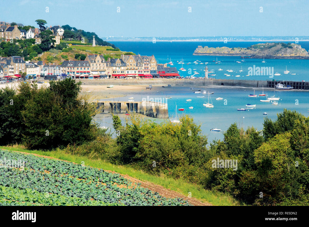Cancale Plage Du Petit Port Banque De Photographies Et D images Haute cancale-plage-du-petit-port-banque-de-photographies-et-d-images-haute