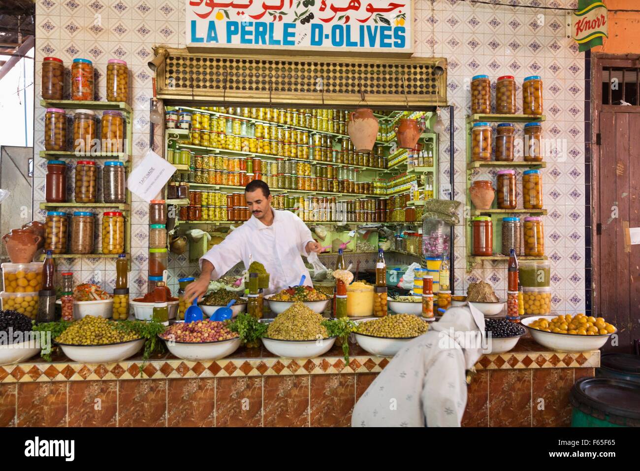 Olive stand Banque de photographies et d’images à haute résolution - Alamy