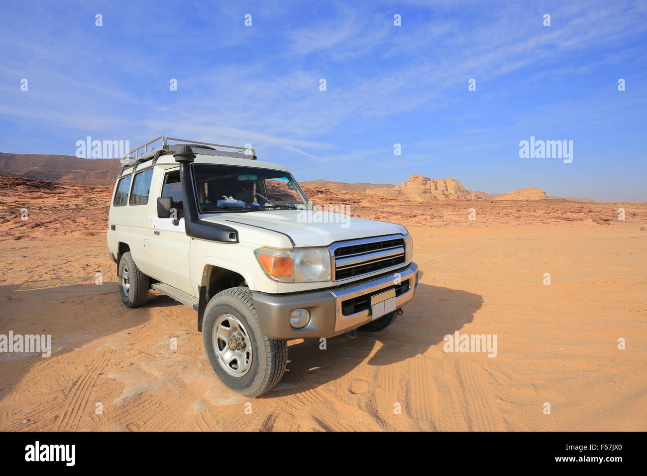 Toyota land cruiser desert Banque de photographies et d’images à haute ...