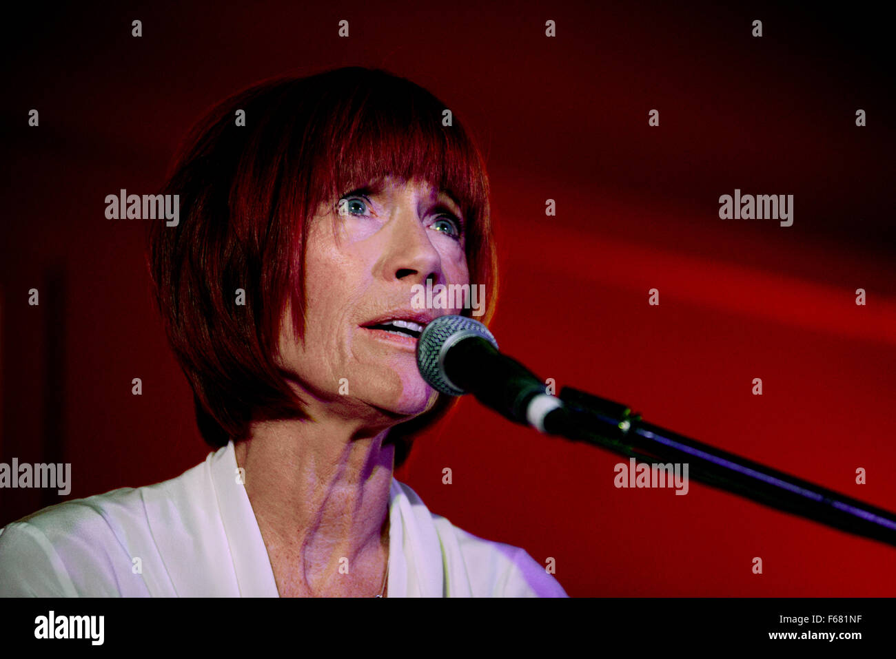 Singer kiki dee performing in Banque de photographies et d’images à ...