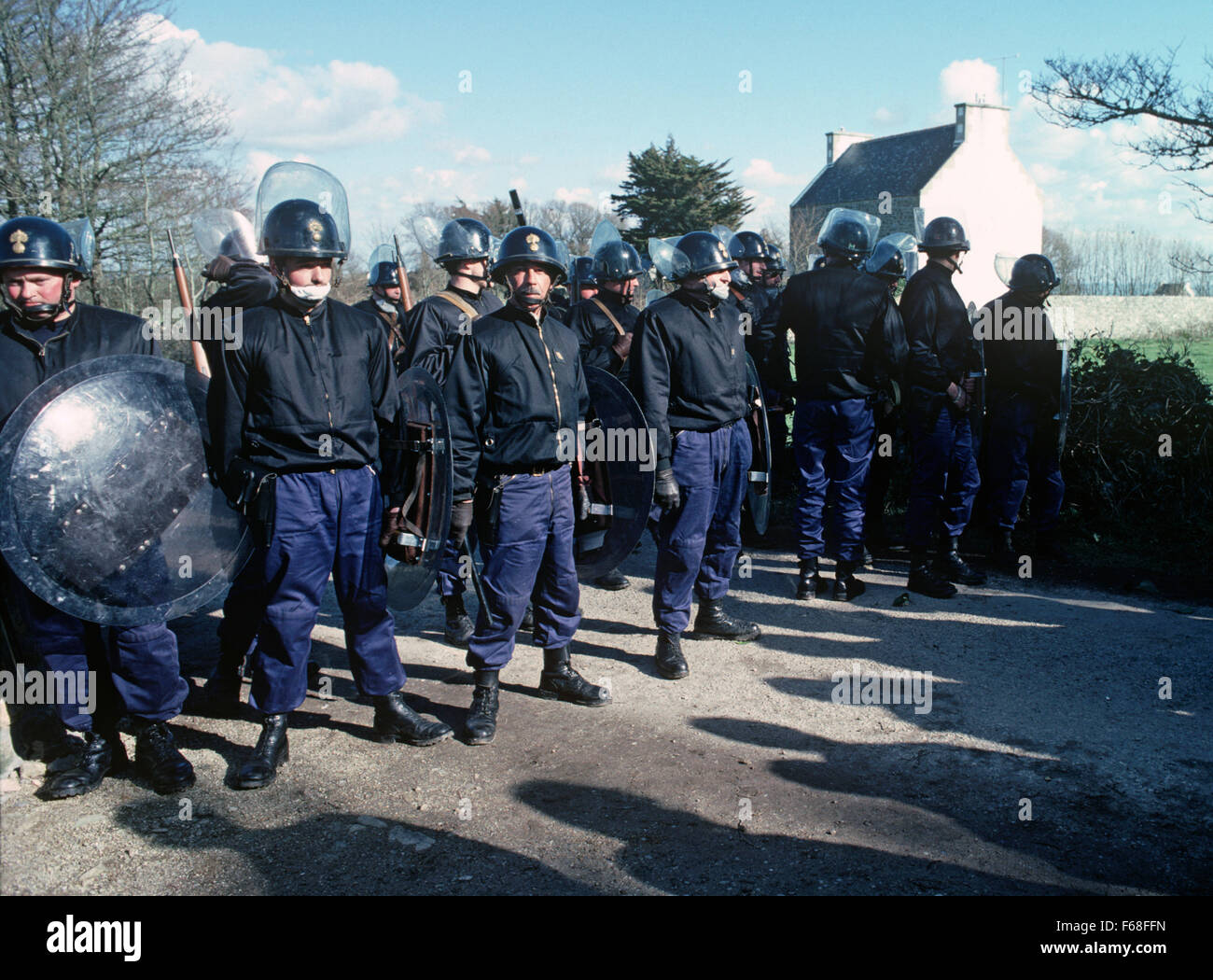 Mobile anti riot squad Banque de photographies et d’images à haute ...