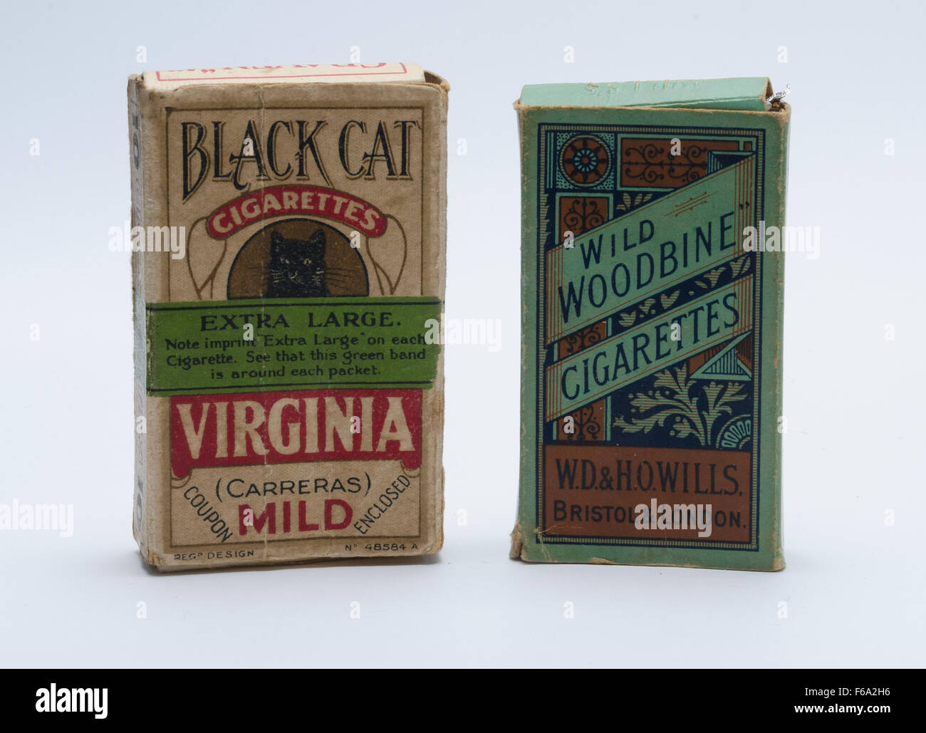 Cigarette packets 1940s Banque de photographies et d’images à haute ...