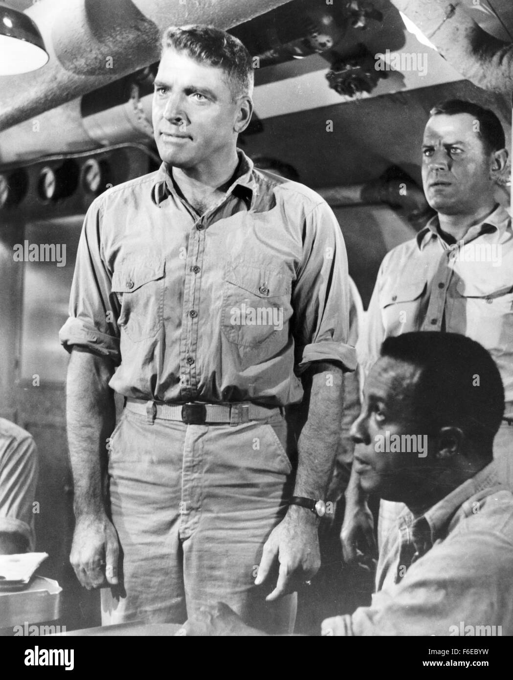 DATE DE SORTIE : Mars 27, 1958. Titre du film : Run Silent Run Deep ...