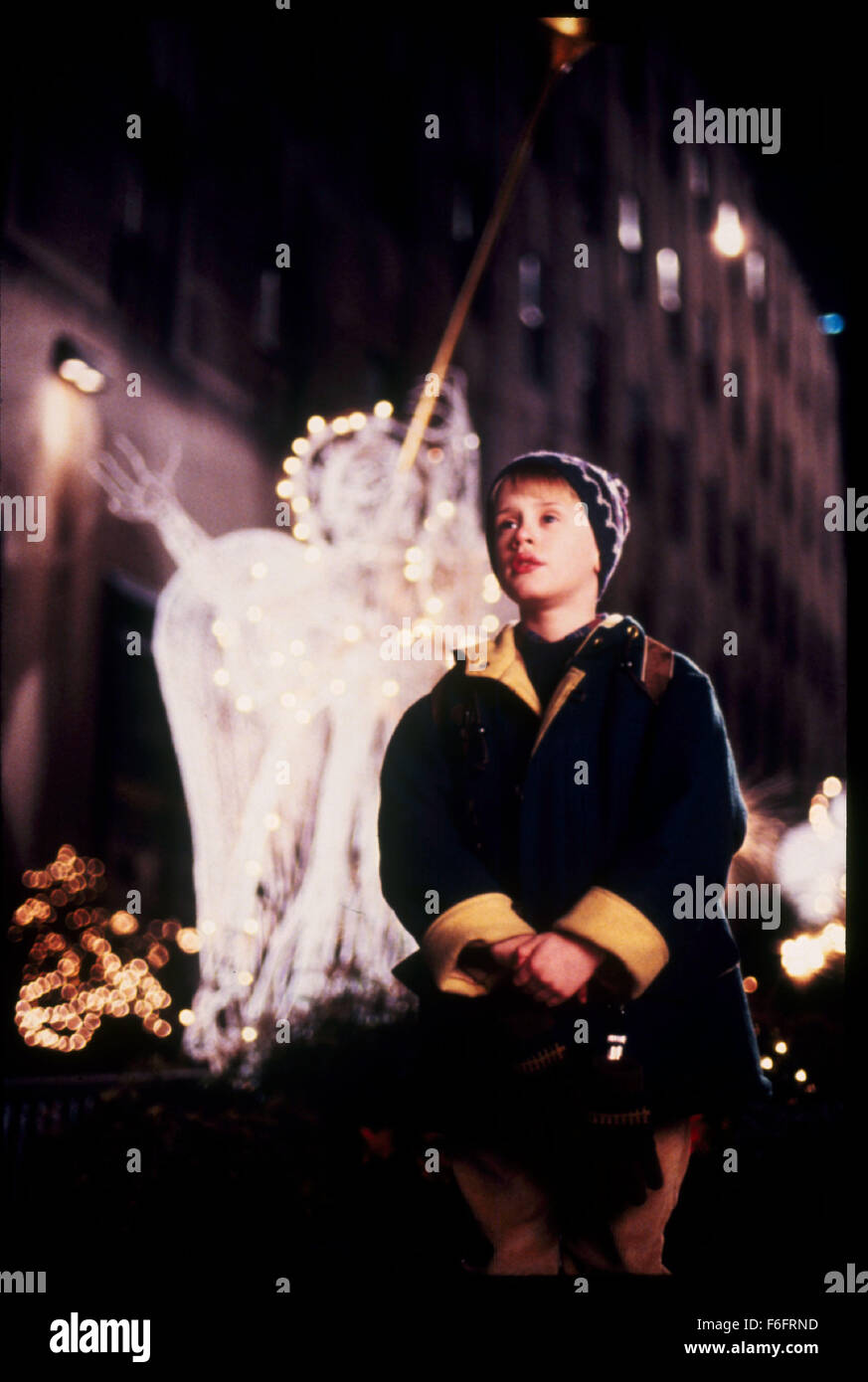 Macaulay culkin as kevin mccallister film title home alone 2 Banque de ...