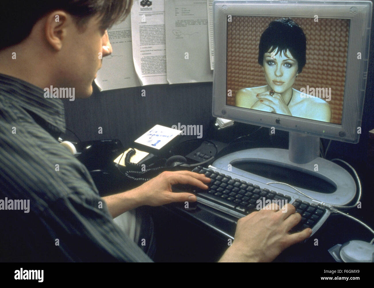 Elizabeth hurley brendan fraser bedazzled Banque de photographies et d ...