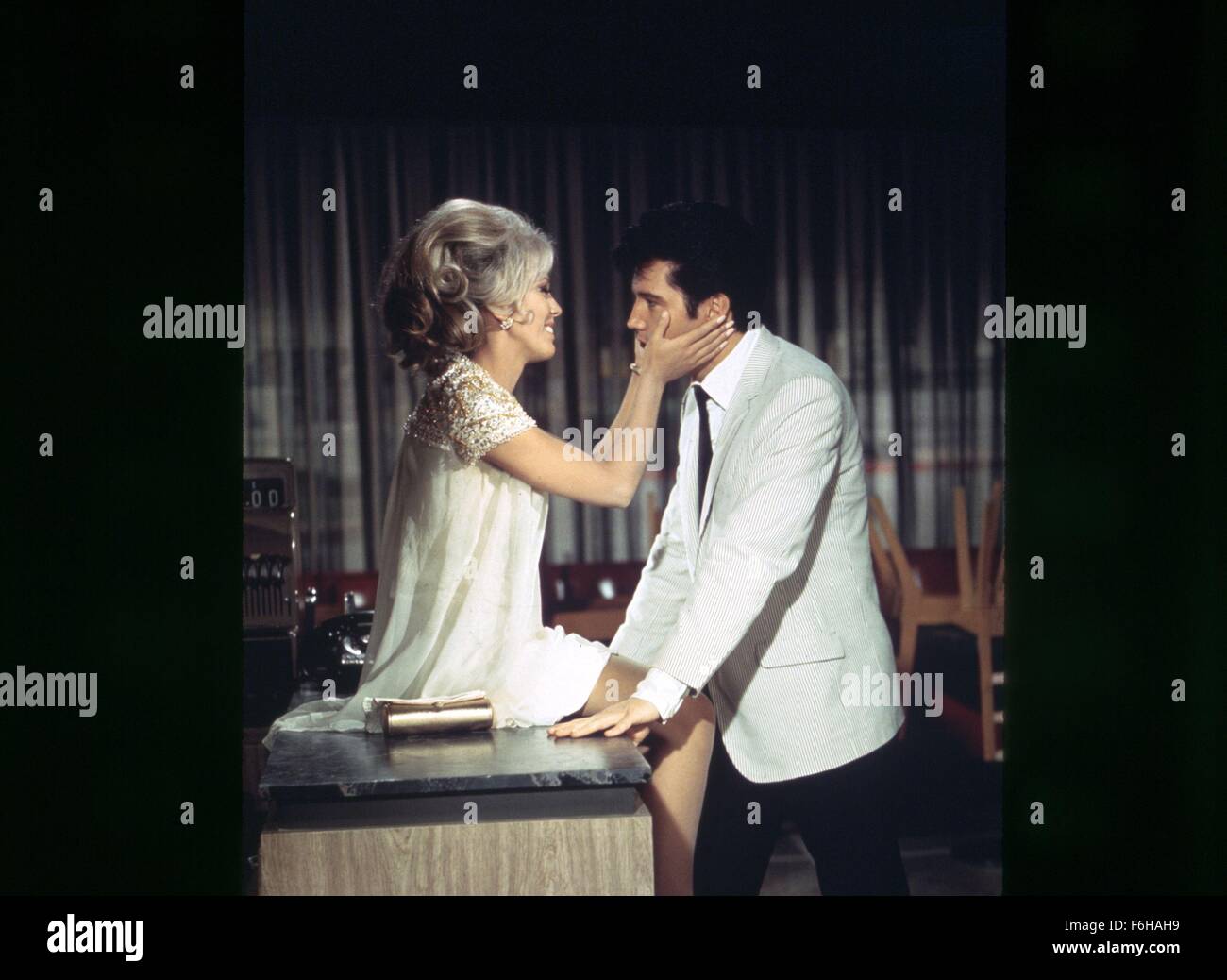 Speedway 1968 nancy sinatra Banque de photographies et d’images à haute ...