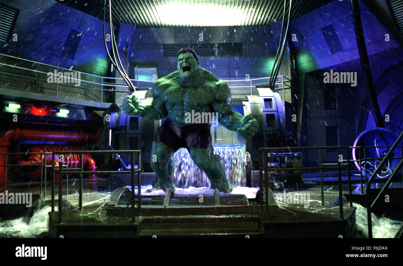 The hulk 2003 nick nolte Banque de photographies et d’images à haute ...