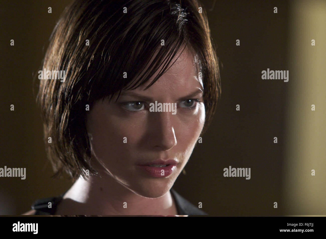 Sienna guillory as jill valentine film title resident evil Banque de ...