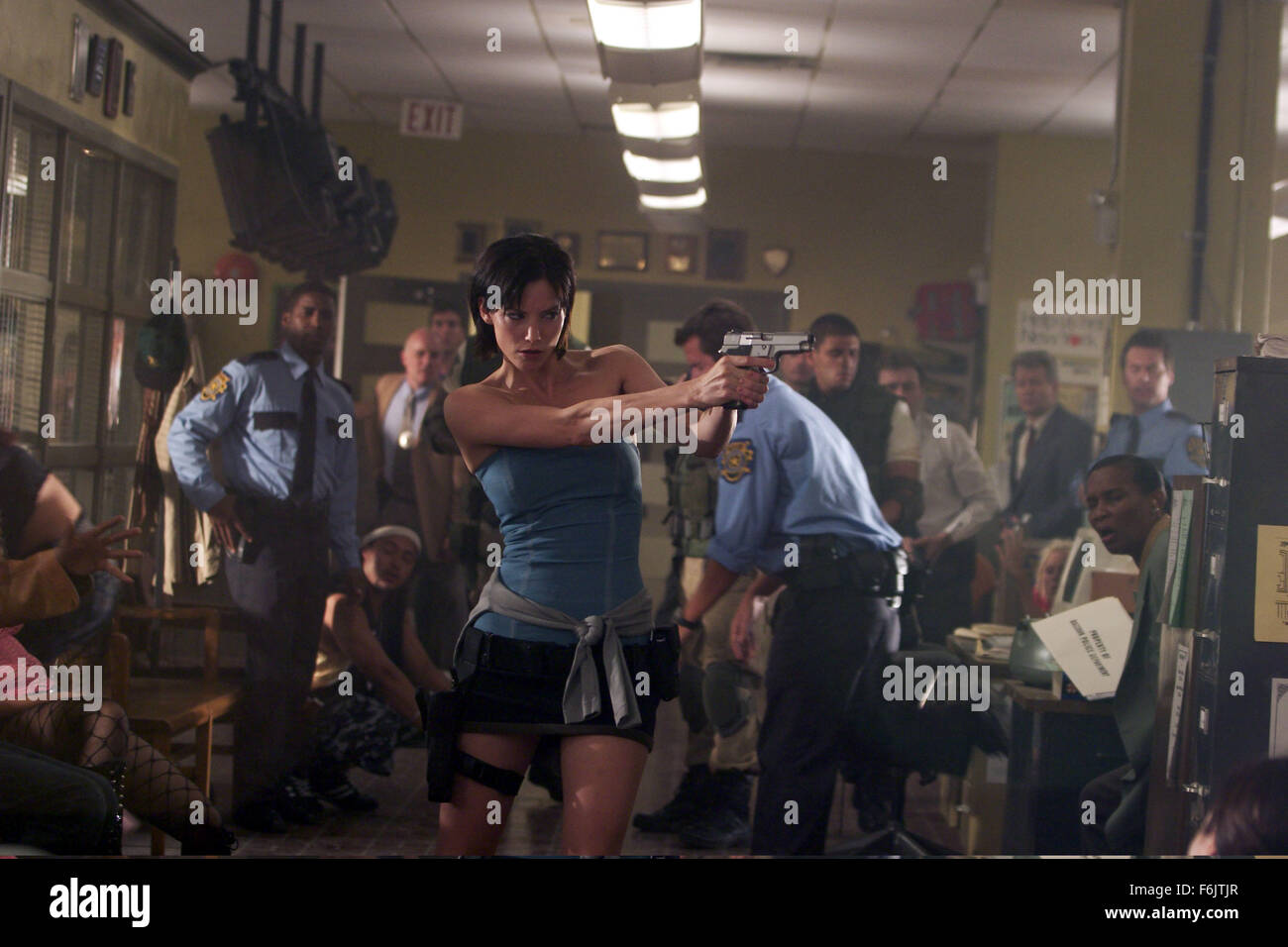 Sienna guillory as jill valentine film title resident evil Banque de ...