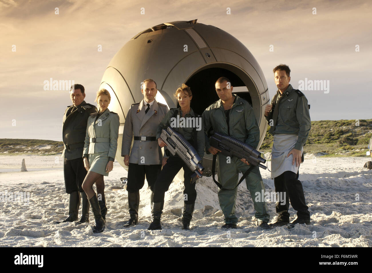 Jolene blalock as captain lola beck film title starship troopers Banque ...