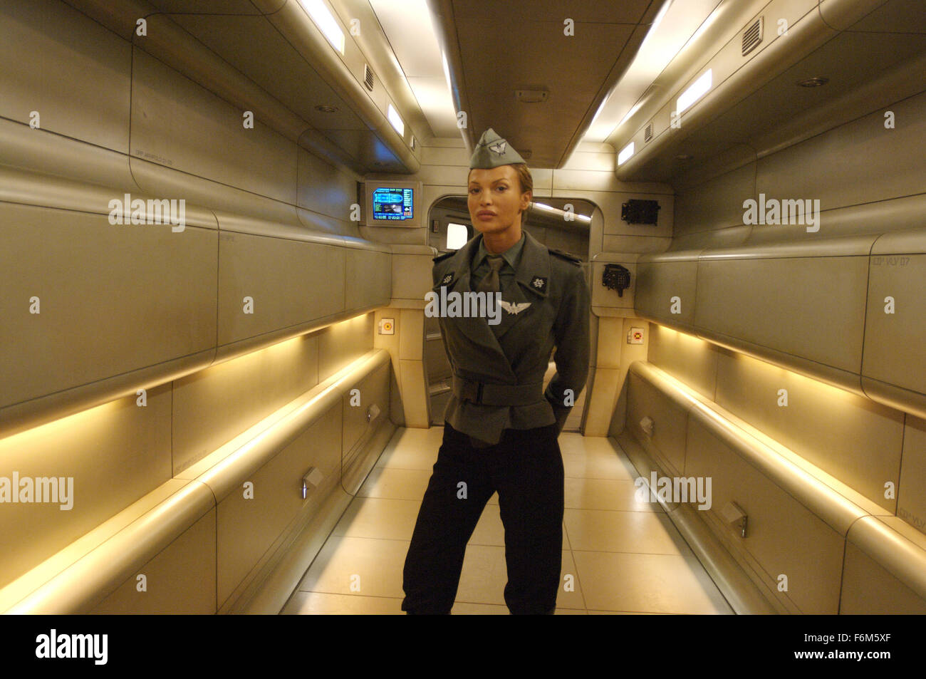 Jolene blalock as captain lola beck film title starship troopers Banque ...