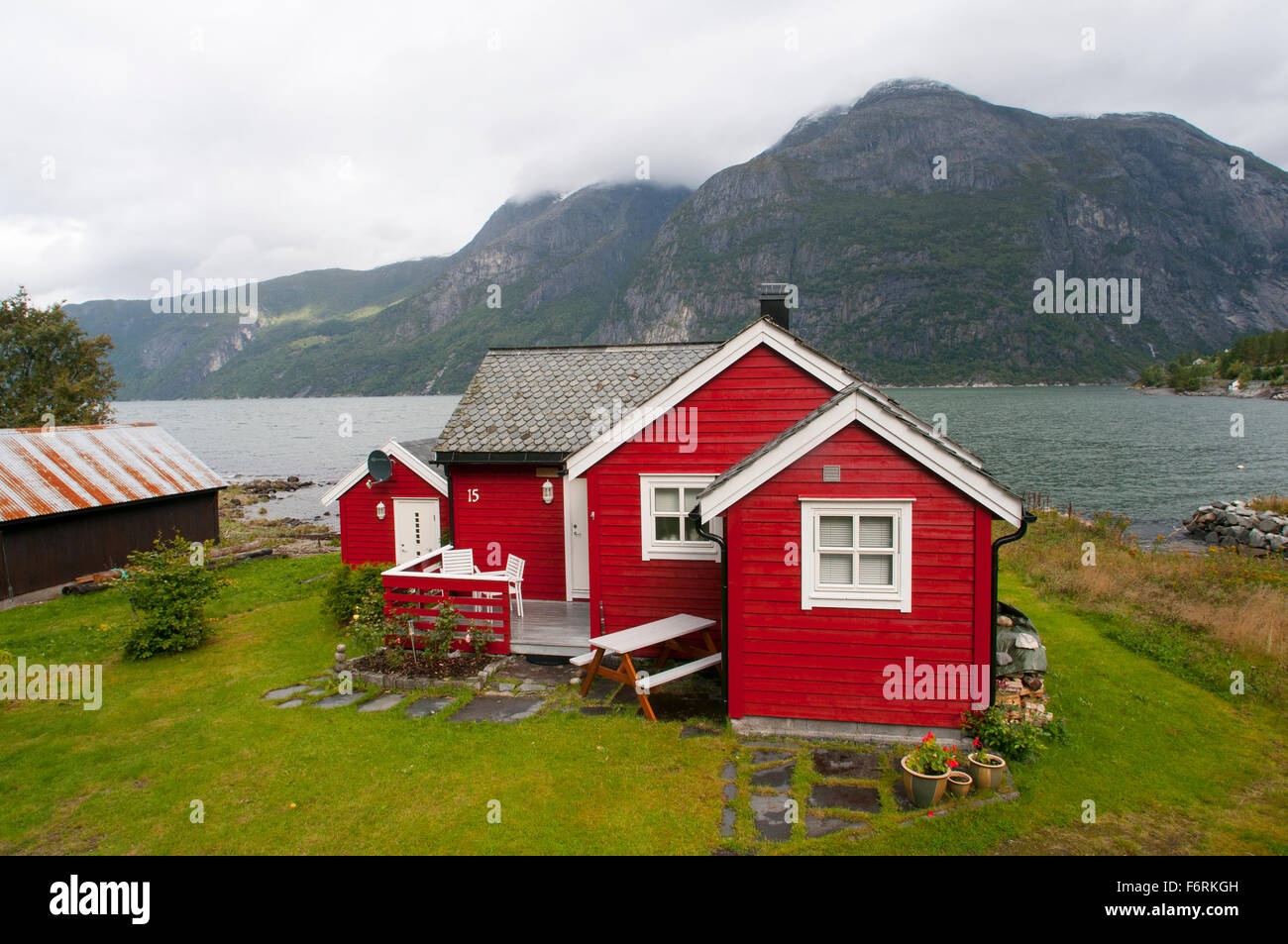 Red house norway geiranger fjord Banque de photographies et d’images à ...