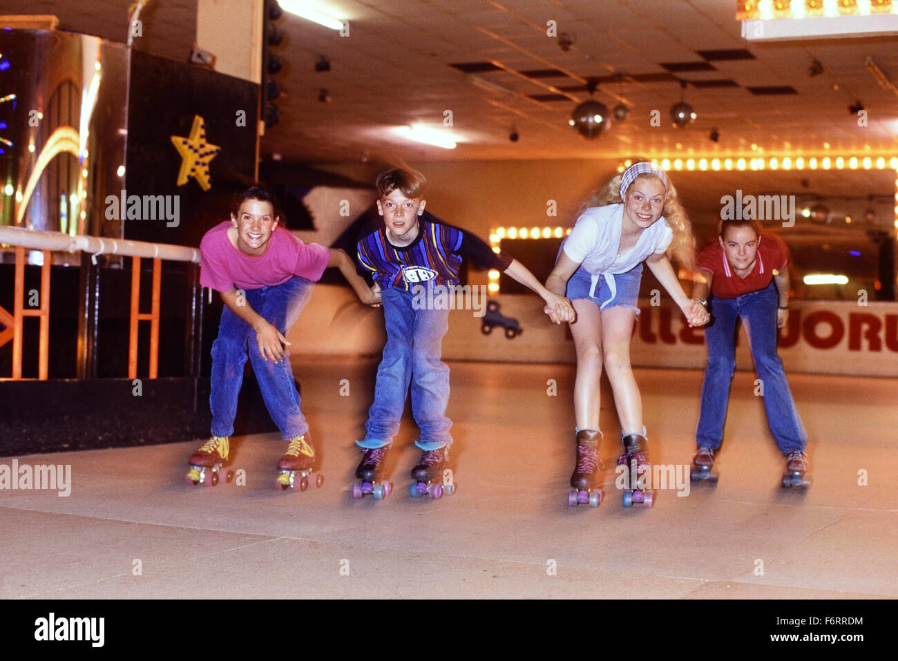 Roller enfants Banque de photographies et d’images à haute résolution ...