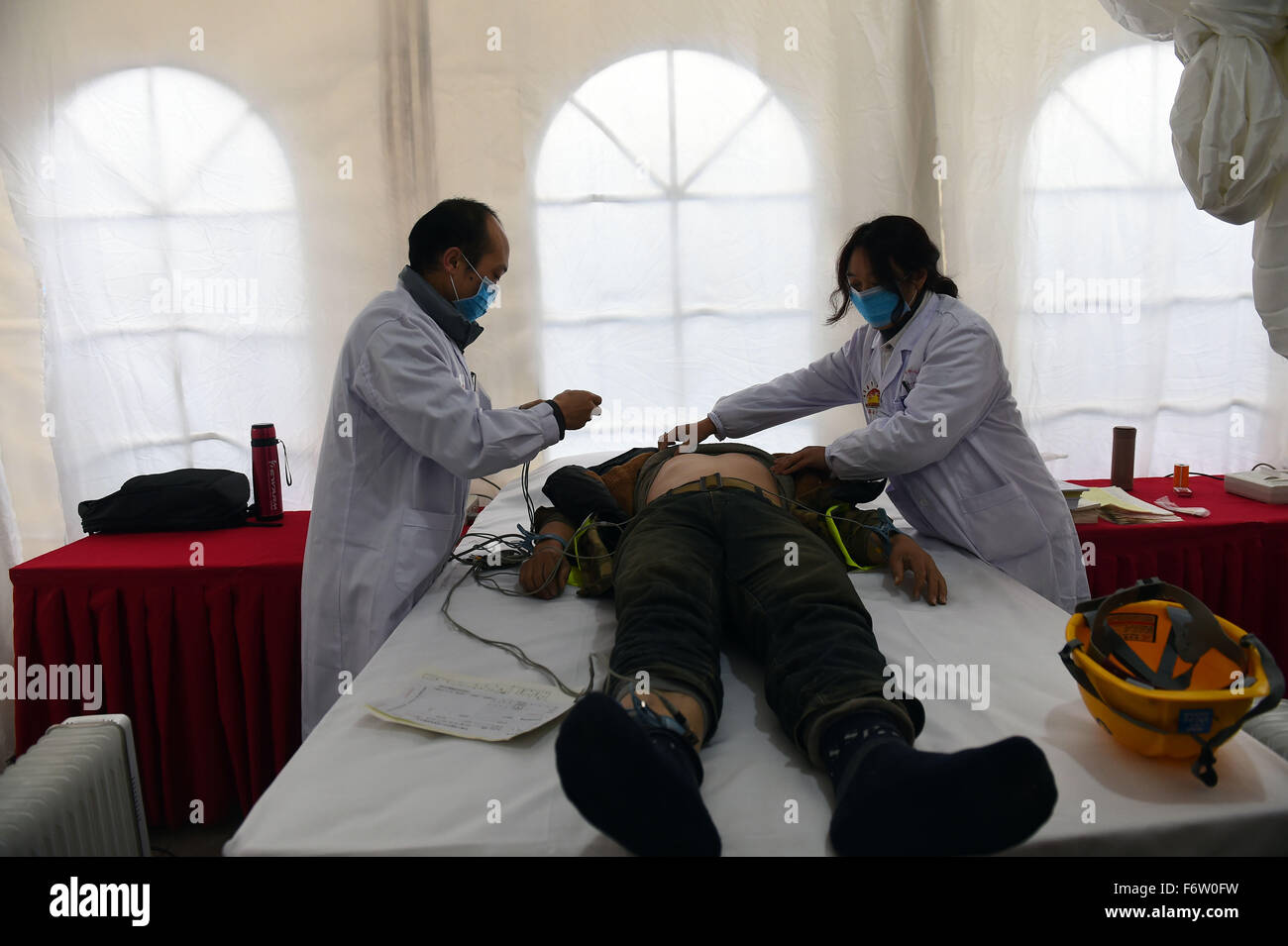 Physical examination china Banque de photographies et d’images à haute ...