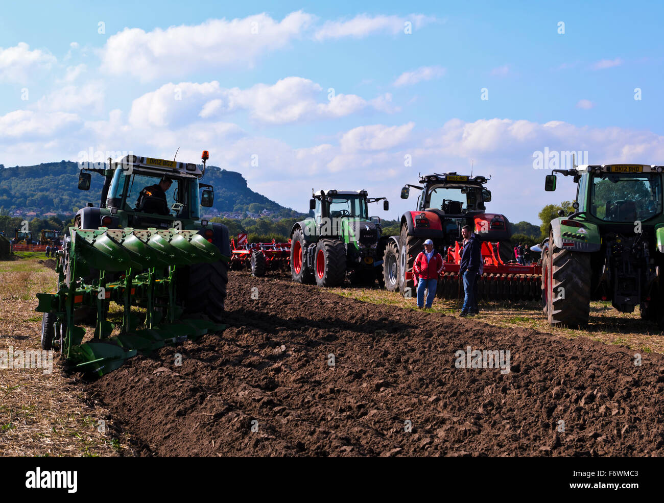 Les nouveaux tracteurs et machines de démonstration d'affichage / champ ...
