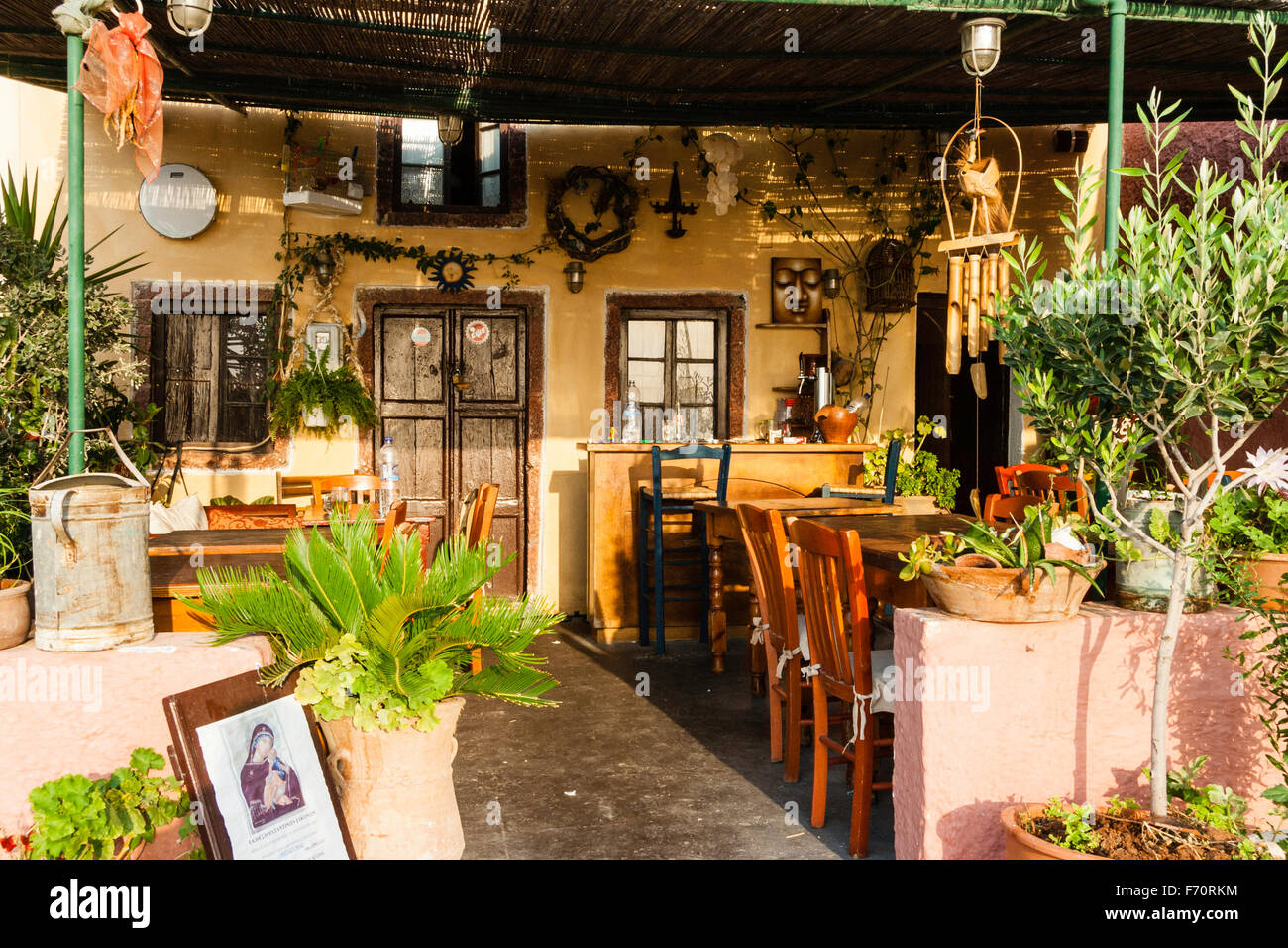 Greek Pub Banque d'image et photos - Alamy