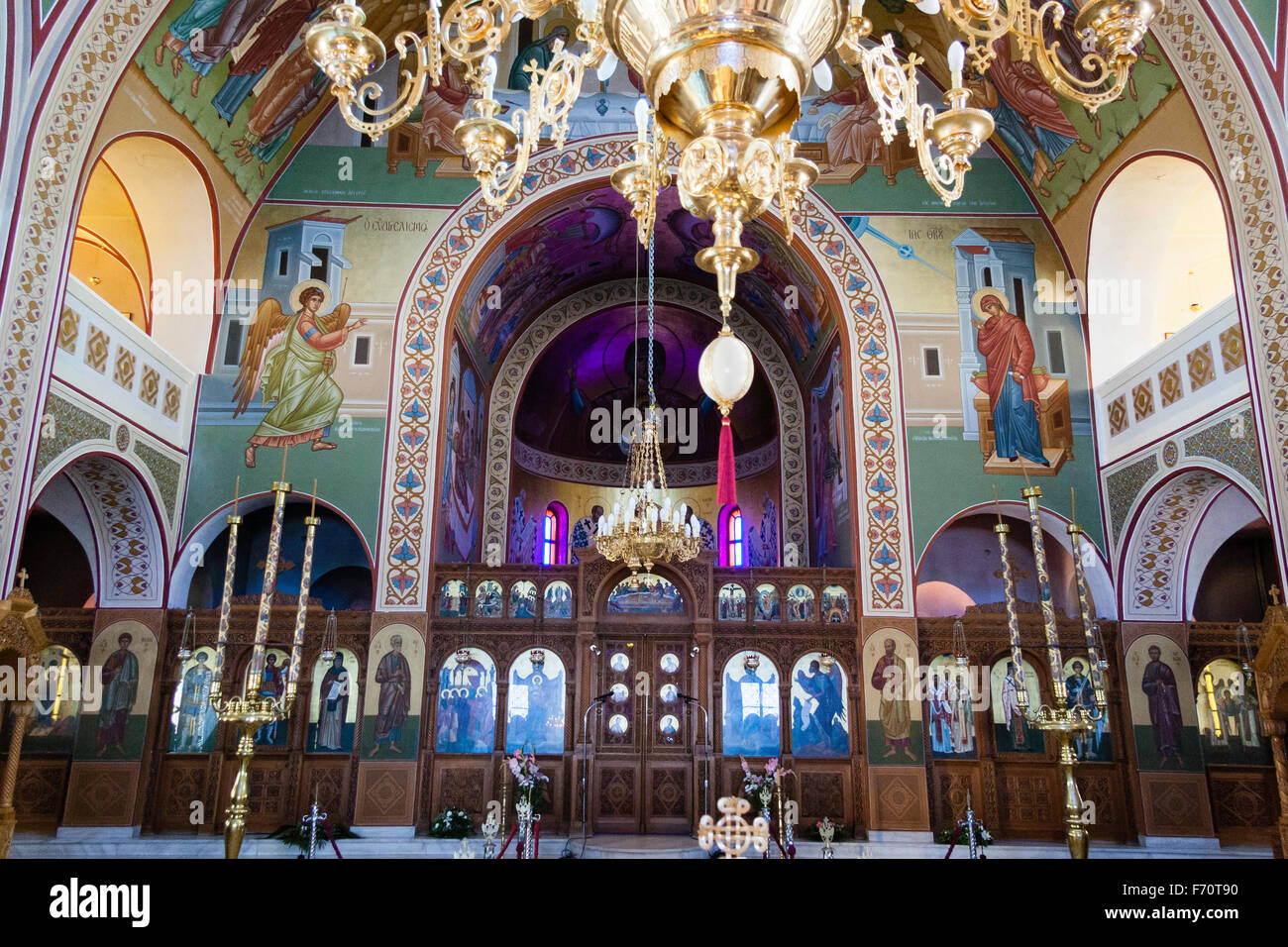 Santorin. Intérieur de la cathédrale orthodoxe grecque à Fira, grand ...