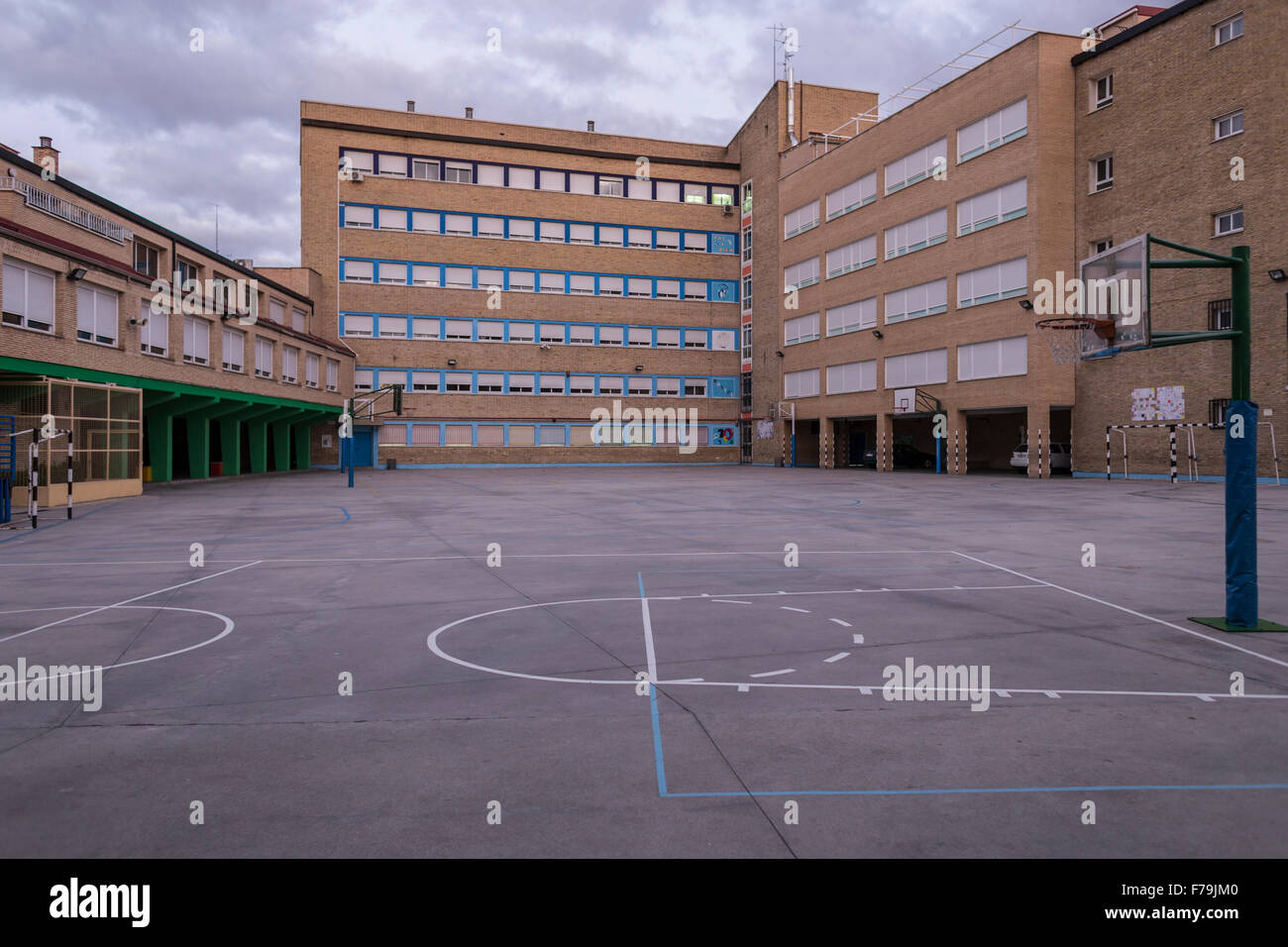 Cour d’école Banque de photographies et d’images à haute résolution - Alamy