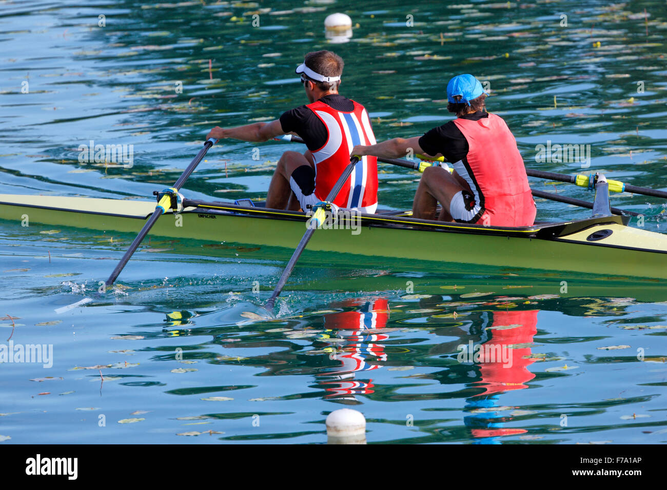 Deux rameurs, double scull aviron Photo Stock - Alamy