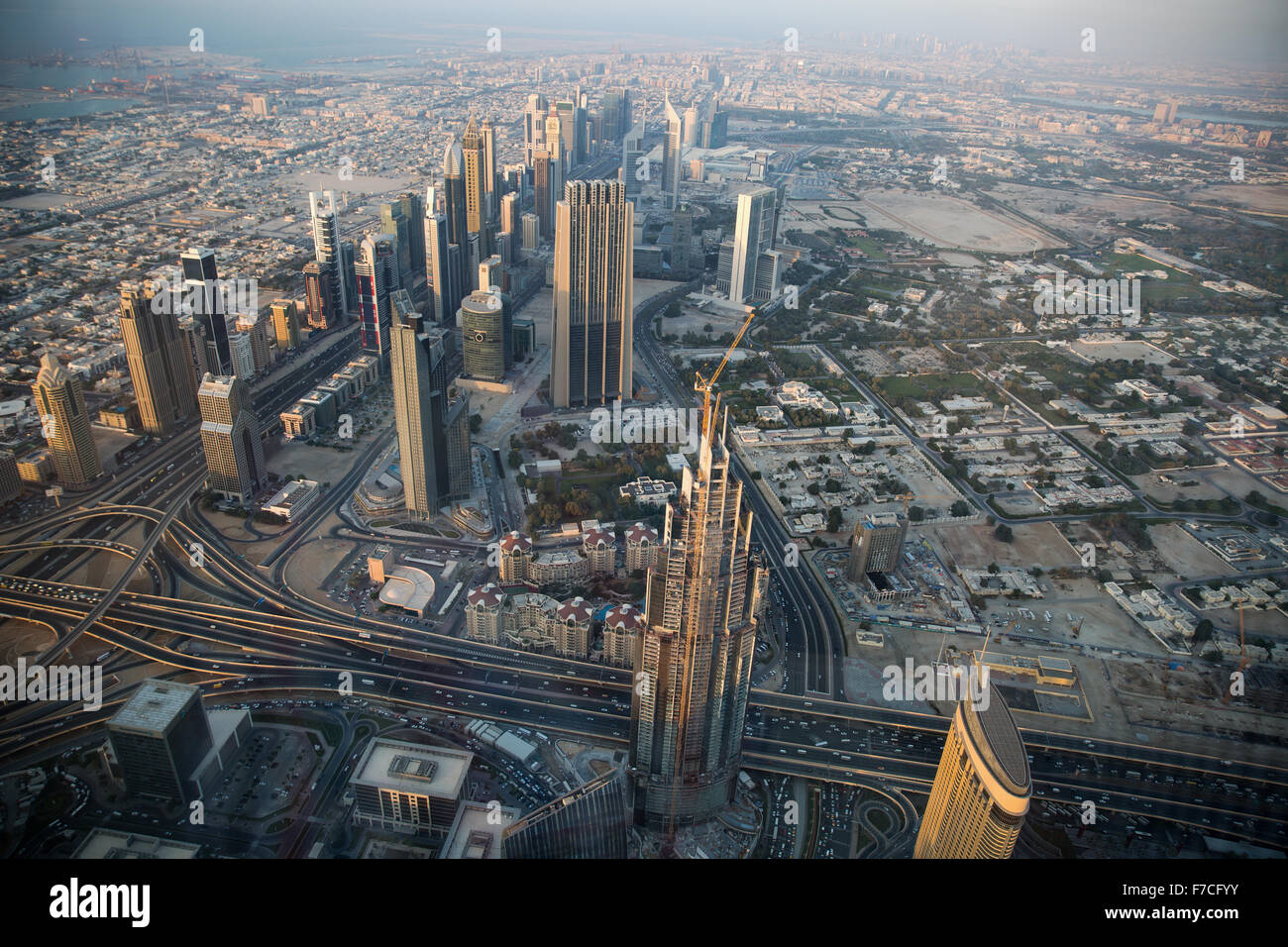 La vue du haut de la Burj Khalifa, le bâtiment le plus haut du monde ...