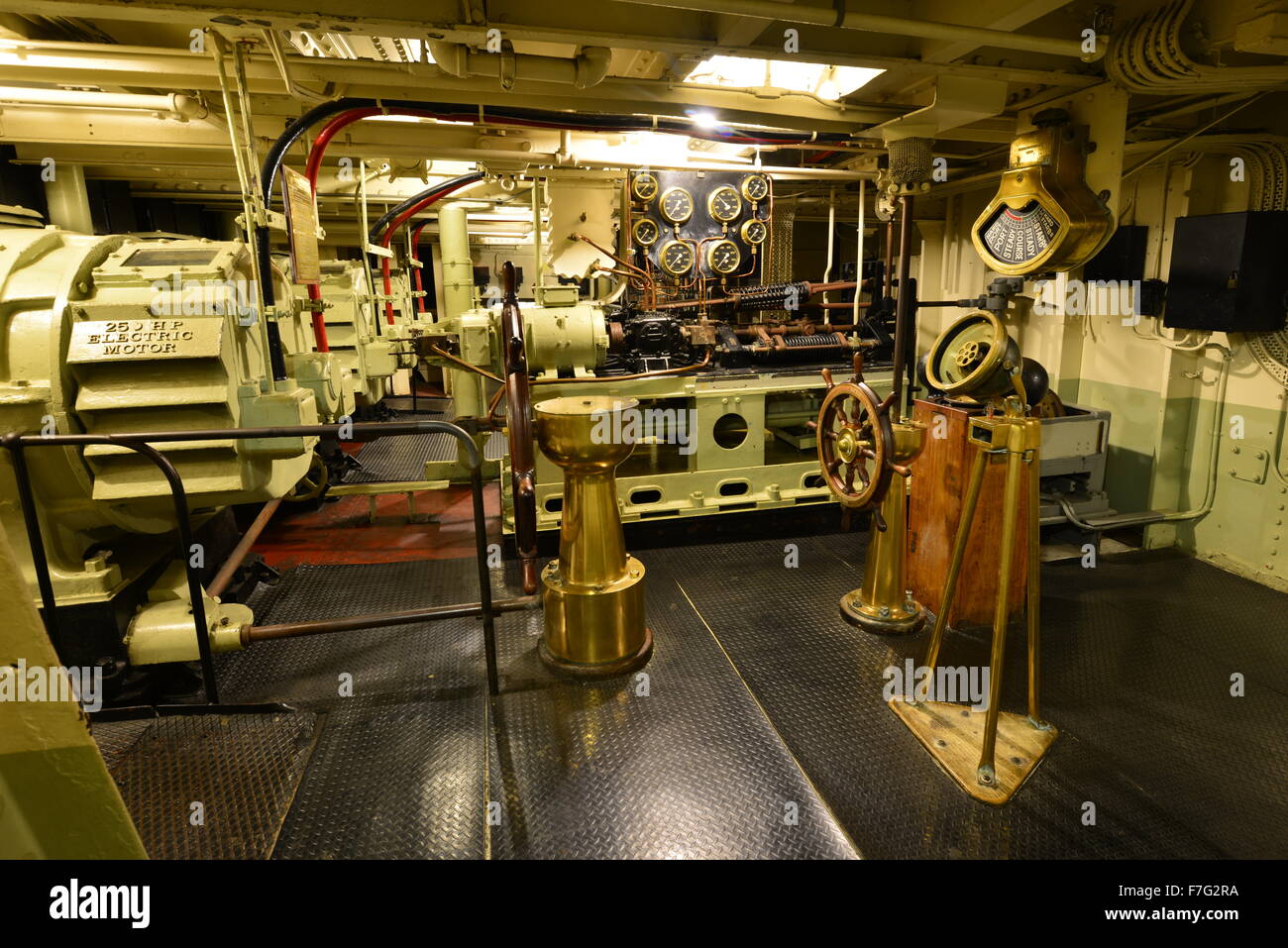 La salle des machines du paquebot Queen Mary Photo Stock - Alamy
