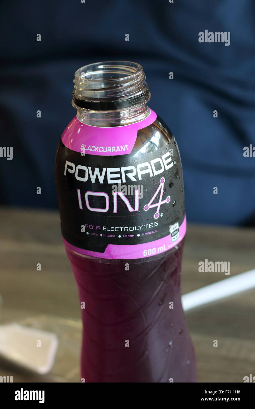 Powerade energy drink Banque de photographies et d’images à haute ...