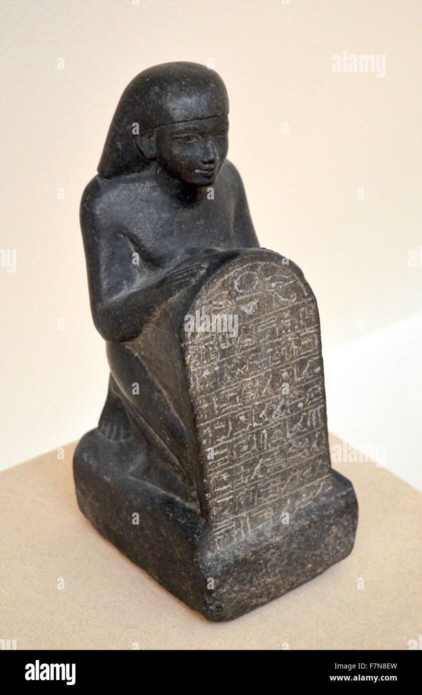 Granite statue scribe Banque de photographies et d’images à haute ...