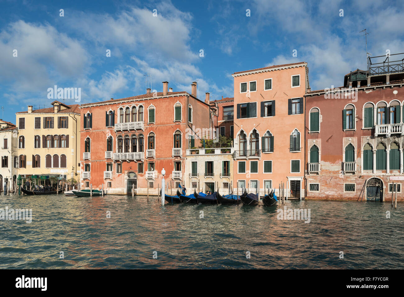 Palazzo giustinian persico Banque de photographies et d’images à haute ...