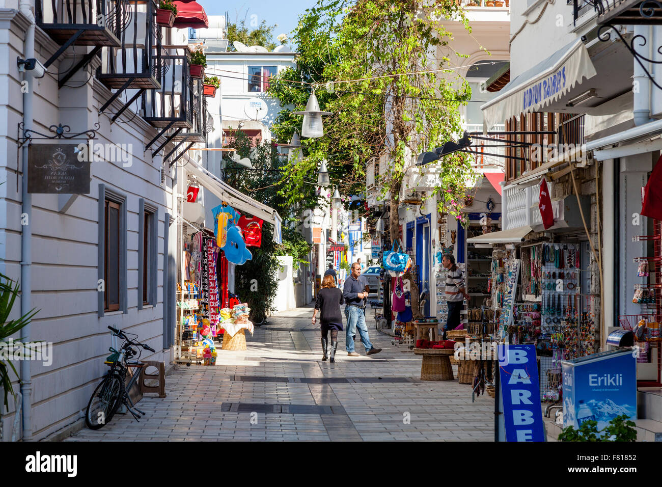 Boutiques dans la vieille ville de Bodrum, Bodrum, Province de Mugla ...
