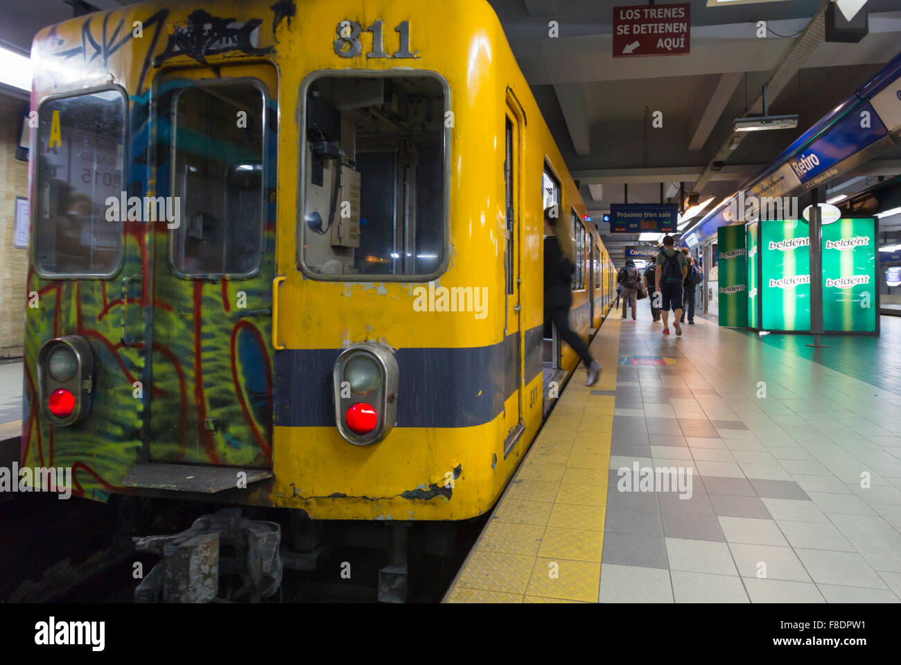 Subte subway metro people buenos aires Banque de photographies et d ...
