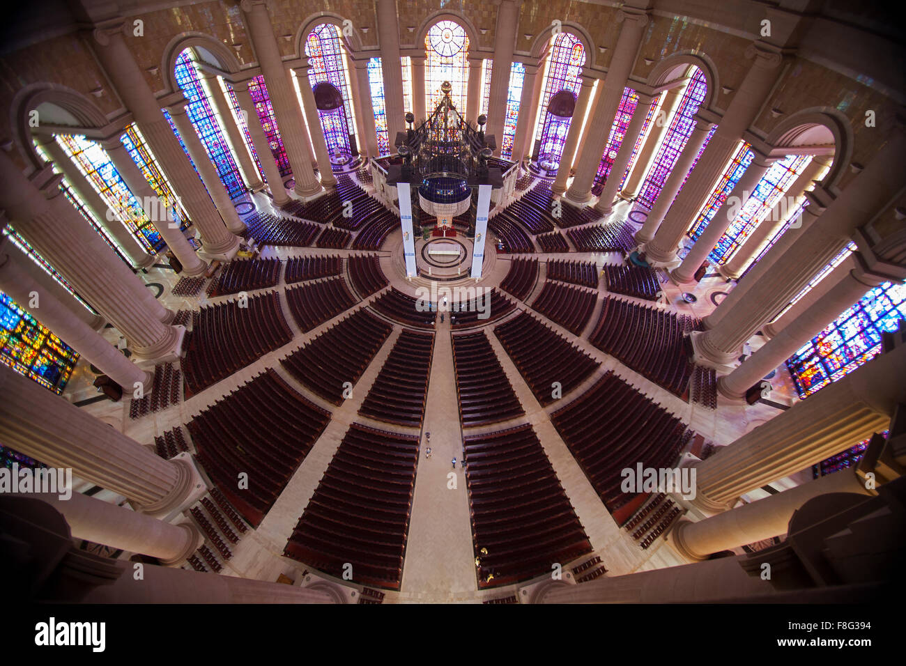Yamoussoukro basilica Banque de photographies et d’images à haute ...