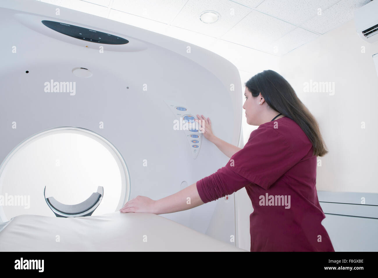 Mri machine Banque de photographies et d’images à haute résolution - Alamy