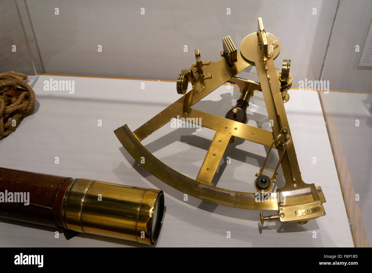 Sextant instrument navigation Banque de photographies et d’images à ...