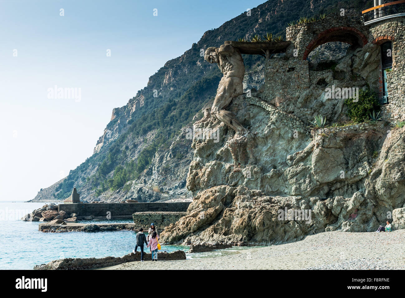 Il Gigante ou le géant : la statue de Neptune à Monterosso al Mare ...