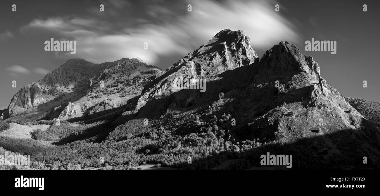 Paysage de roche de montagne Banque de photographies et d’images à ...