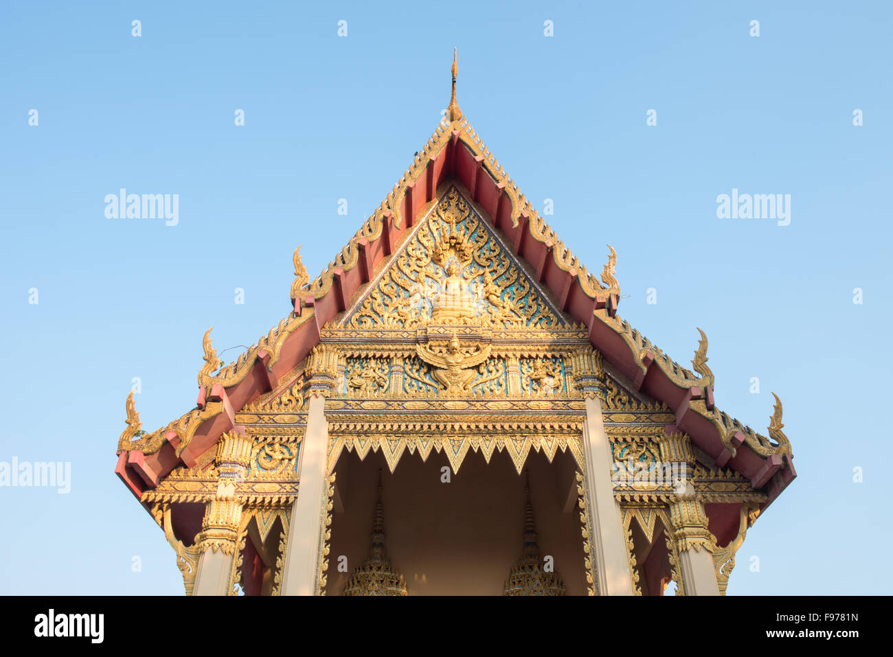 Temple roof Banque de photographies et d’images à haute résolution - Alamy