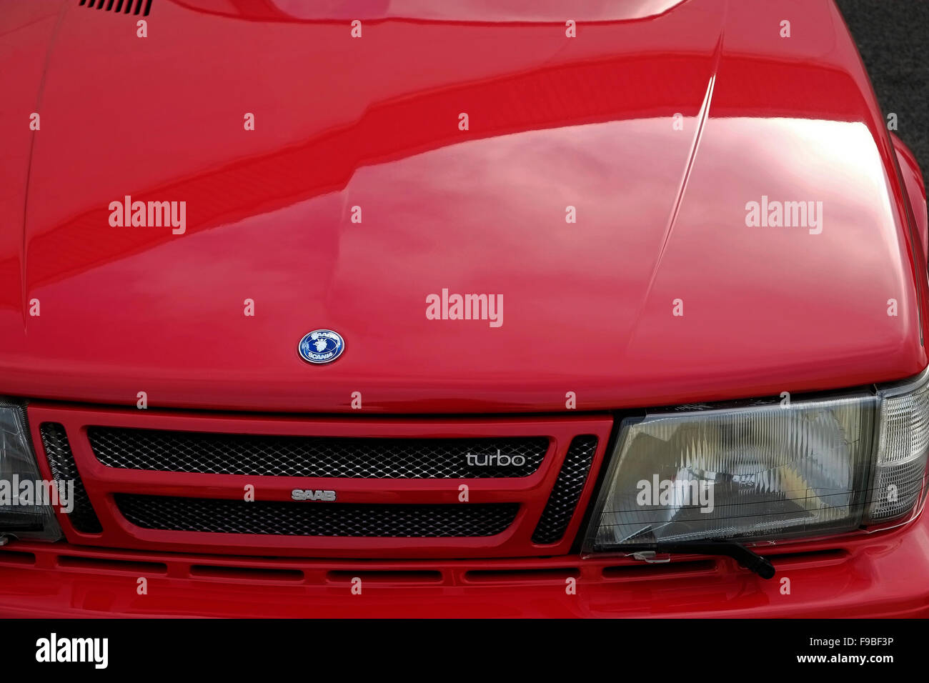 Saab 900 carlson rouge Banque de photographies et d’images à haute ...