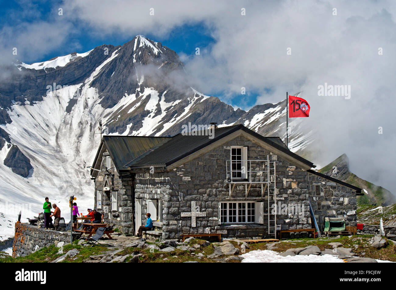 Refuge de montagne susanfe Banque de photographies et d’images à haute ...